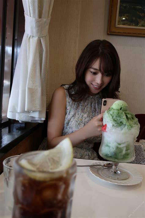 Friday Digital Photobook Tomomi Morisaki 森咲智美 Secret Meeting Of