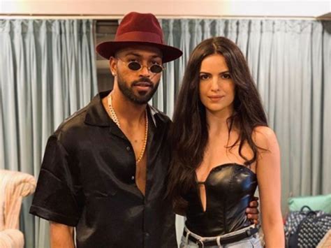 [pic Inside] Hardik Pandya Is All Heart For Mom To Be Natasa Stankovic