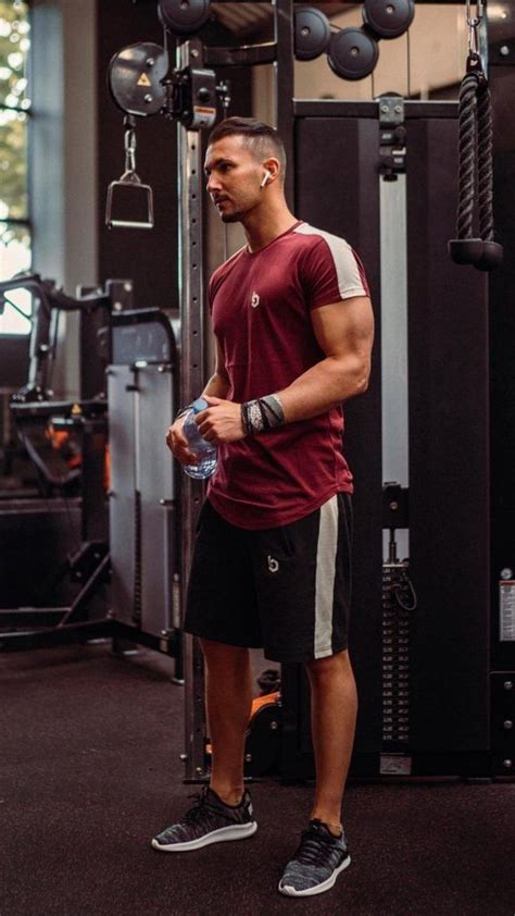 Best Gym Outfit For Guys Mens Workout Clothes Gym Outfit Men Gym Outfit