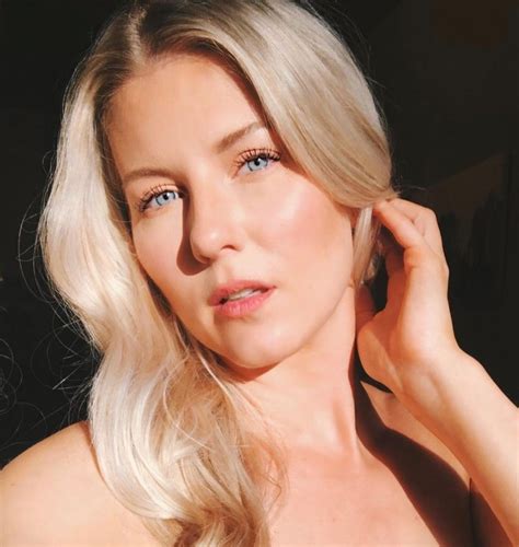 All About Beautiful Model Kat Wonders Wiki Relationship And Net Worth
