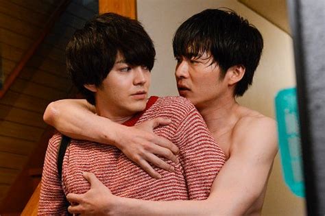 「おっさんずラブ」春田（田中圭）、牧（林遣都）と“うっかり”交際開始 上裸バックハグ＆予告に衝撃と歓喜の声殺到 モデルプレス