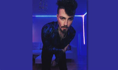 Hussie Models Logan Xander Announces Availability For Booking Avn