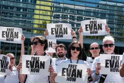 Russias Ambassador Says U S Threatened Retaliation Unless Evan