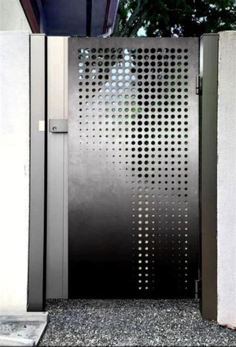 Laser Cut Artistic Small Circular Design Metal Garden Gate Modern