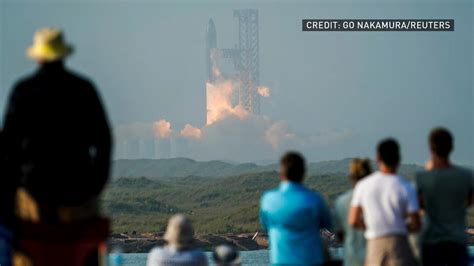 Spacex Launches Giant Rocket But It Explodes Shortly After Cbc News