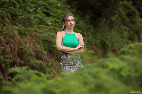 Obrázky Na Plochu Brucho Paže Umenie Model Naboso Krása Posteľ