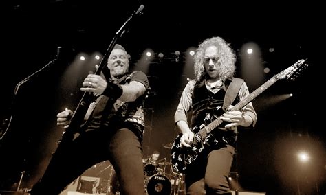 watch metallica surprises shoppers with enter sandman