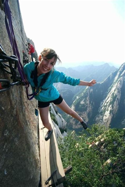 The Most Dangerous Hiking Trail Ever 28 Pics Hiking Trails Hiking