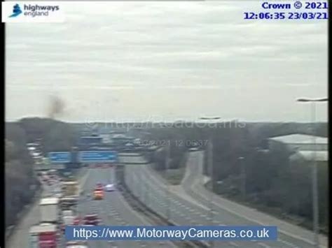 M62 Closed As Air Ambulance Lands On Motorway Liverpool Echo