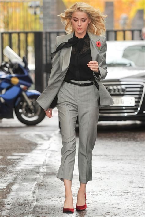 Picture Of Cool Red And Grey Work Outfits To Get Inspired 11