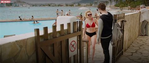 Naked Julia Franz Richter In The Diver Inside