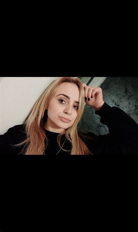 Sarah Miaaaのウェブカメラショー Myavlive