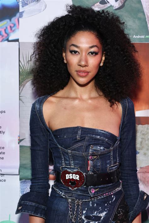 Aoki Lee Simmons 21 Appears To Confirm Romance