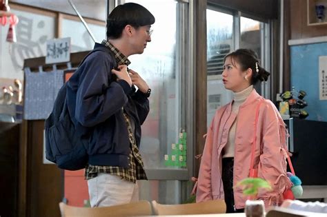 連続テレビ小説「おかえりモネ」第84話。「あさキラッ」スタジオ気象キャスターデビューを果たした内田（清水尋也）（c）nhk ― スポニチ