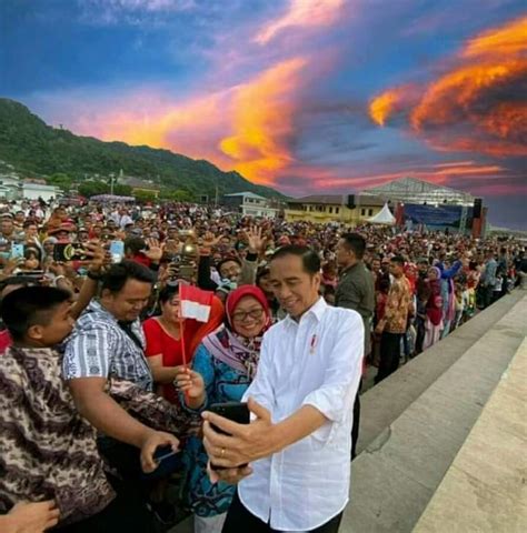Publik Puas Kinerja Presiden Jokowi
