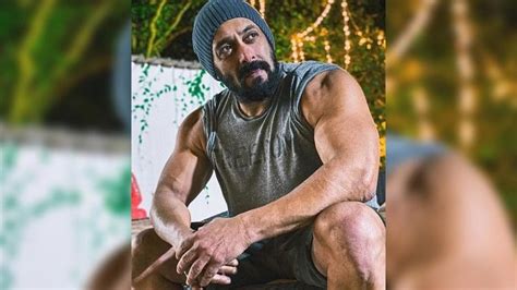 Tuesday Fitness 56 की उम्र में भी कई यंग स्टार्स को टक्कर देते हैं