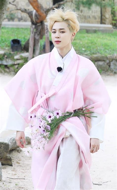 방탄소년단 지민 추석 명절 한복이 가장 잘 어울리는 스타 1위 텐아시아