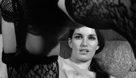 Janice Kelly Desnuda En Threes Menage A Trois