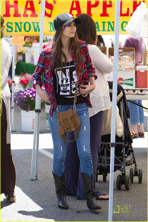 Victoria Justice Farmers Market With Ryan Rottman Photo 419479