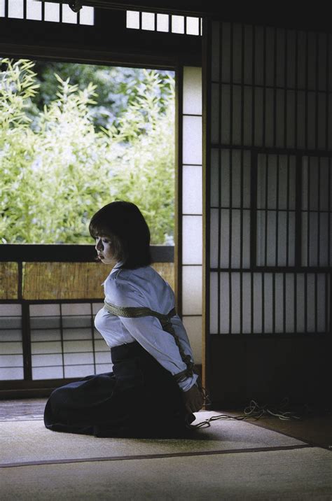 『緊縛慕情 総集編』sandmスナイパー2002年8月号。緊縛：雪村春樹、写真：日暮圭介 Yourlillybee On Tumblr