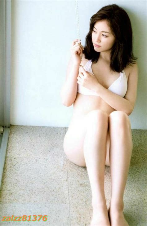 新井恵理那さん L判サイズ 合計約100枚 秘密な写真も10枚入り 下着 アイドル 水着 グラビア モデル 在庫限り 写真 ｜売買された