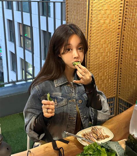 チョ・ミニョンさんのインスタグラム写真 チョ・ミニョンinstagram 「새언니에게 선물줄려고 들렸는데 수육도 먹여주고