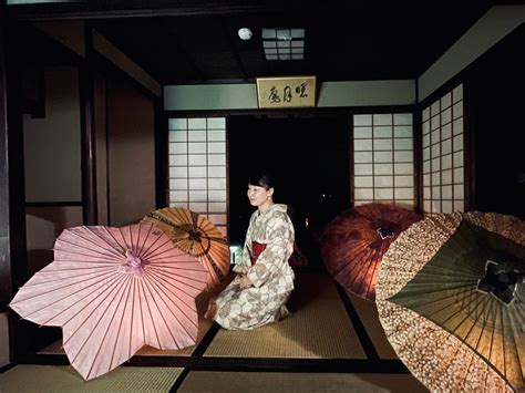 喬木に江戸時代から伝わる茶室「曙月庵」で彩り豊かな阿島傘を公開 飯田経済新聞