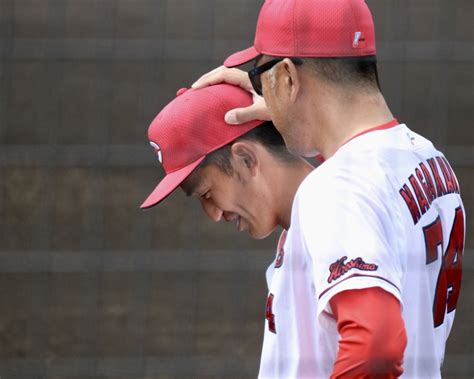 🎏 跳ねろ若鯉、開幕1軍 諦めない ️試合前に永川コーチに優しく励まされる、矢野雅哉選手の笑顔😄 日刊わしら Hiroshima