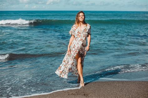 Free Photo Young Beautiful Girl Posing On The Beach Ocean Waves