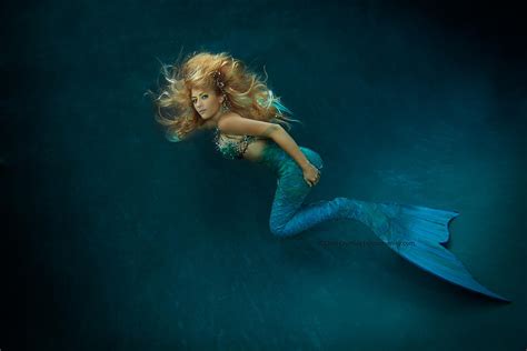 Chris Crumley Photography Blong Mermaid In Pool Virginia Beach Virginia