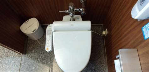 ホテル日航大阪が男子トイレにサニタリーボックス 潜在需要あると設置 なんば経済新聞