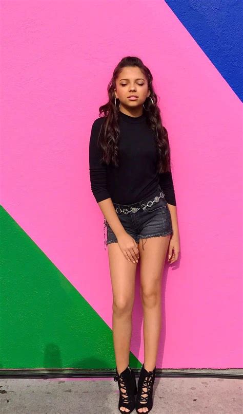 Pin By Mike Fuller On Mine Nickelodeon Girls Celebrities Sexy Teens