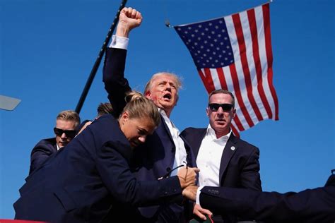 Donald Trump überlebt Attentat Bei Einer Wahlkampfveranstaltung