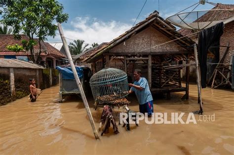 Tiga Kecamatan Di Pandeglang Dilanda Banjir Republika Online
