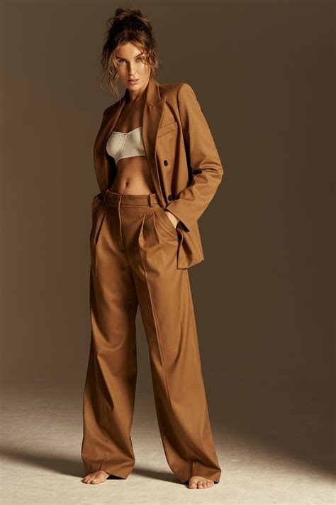 Jana D Amaze Models