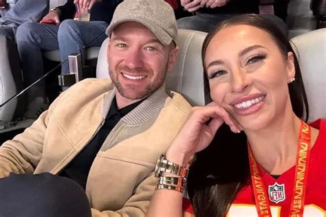 Adult Star Melissa Stratton Deletes Her Ig Account After Breaking Up
