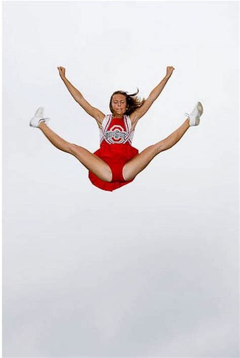 Sexy Cheerleaders High Kicking 51 Pics