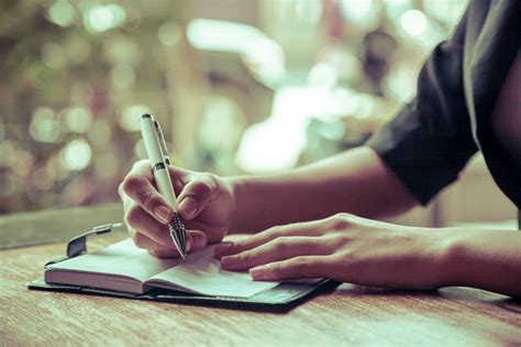 5 therapist approved ways to de stress your day 1
