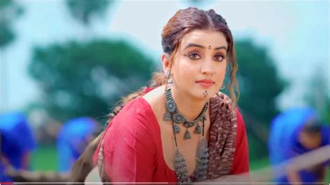 Akshara Singh New Song अक्षरा का दिलकश अंदाज मनचलों को सिखाया सबक हो