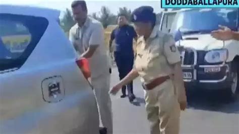 கோயிலுக்கு சென்ற கர்நாடக முதல்வர் திடீரென தடுத்து நிறுத்திய