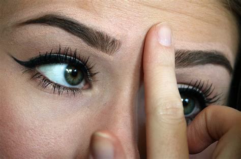 6 Tips For Perfect Bold Brows Sand Sun And Messy Buns