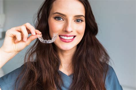 Metal Braces Vs Invisible Aligners In Delhi Making The Right Choice