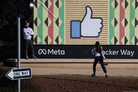 Meta Facebook Sued By Virtual Reality Startup Over Its Name Entrepreneur