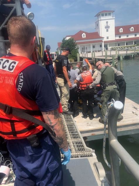 Dvids Images Coast Guard Boat Crew Medevacs Man In Pamlico Sound
