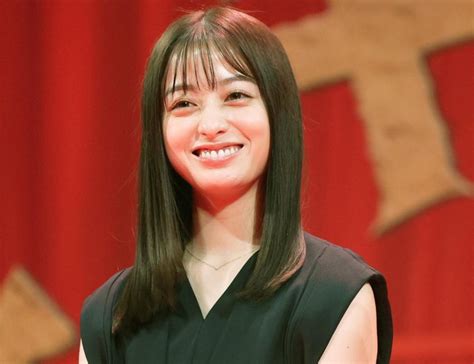 「大天使すぎる！」橋本環奈のオフショに騒然 斜め45度肩出しドレス「奇跡の一枚上書き」の声も 芸能 デイリースポーツ Online