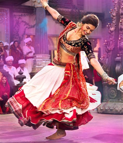 Watch The Stunning Deepika Padukone In Lahu Munh Lag Gaya Song From