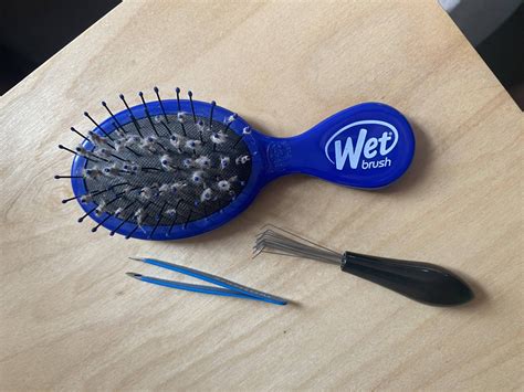 How Do You Clean The Dust From Your Hair Brushes R Cleaningtips