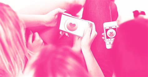 how tinder solved online dating for women