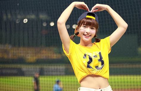 台湾のチアリーダー【チュンチュン】サン、手ぶらヌード！下乳お尻クイコミ 今日のパトロール日誌
