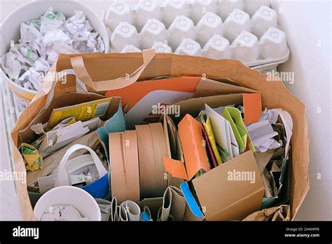 Papel Y Cartón Preparados Para Su Reciclaje Paquetes De Cartón Para